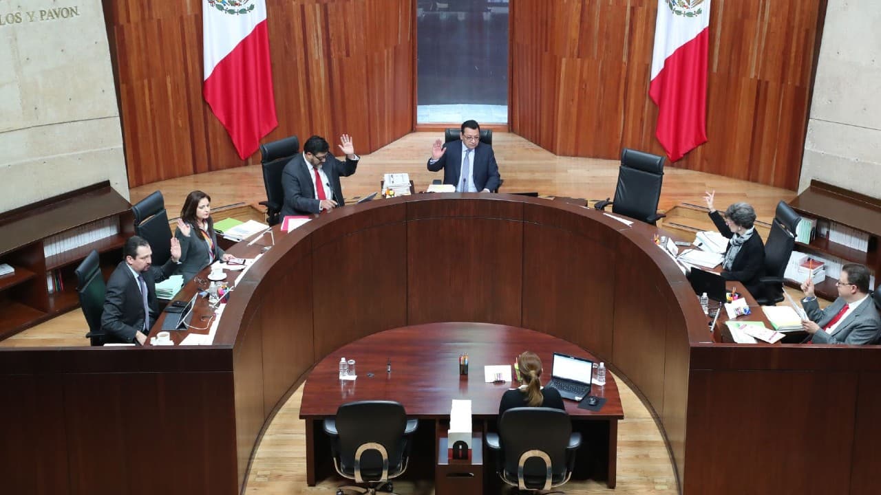 Desecha queja del INE contra SHCP | La Octava